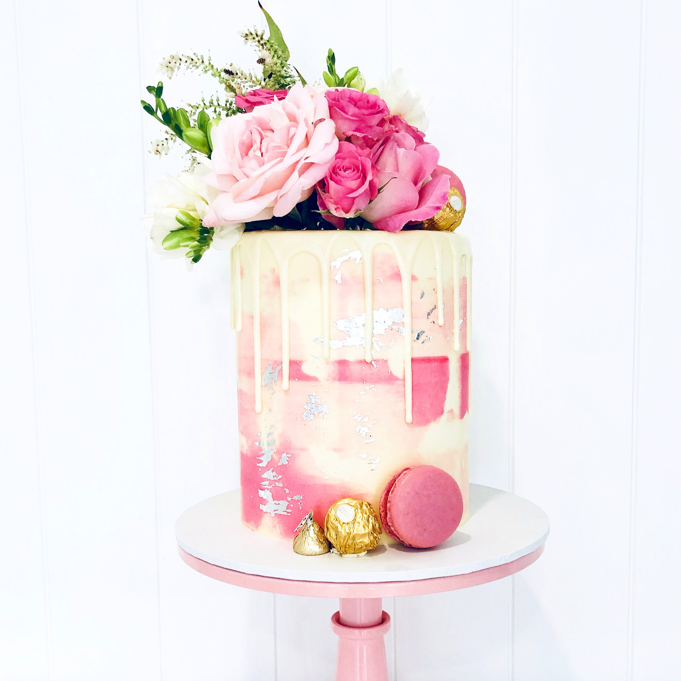 Floral Cake with Drip – ThatLittleCakeShop